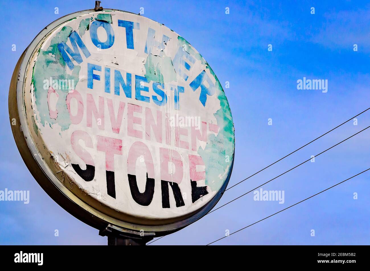 Gulf gas station sign hi-res stock photography and images - Alamy