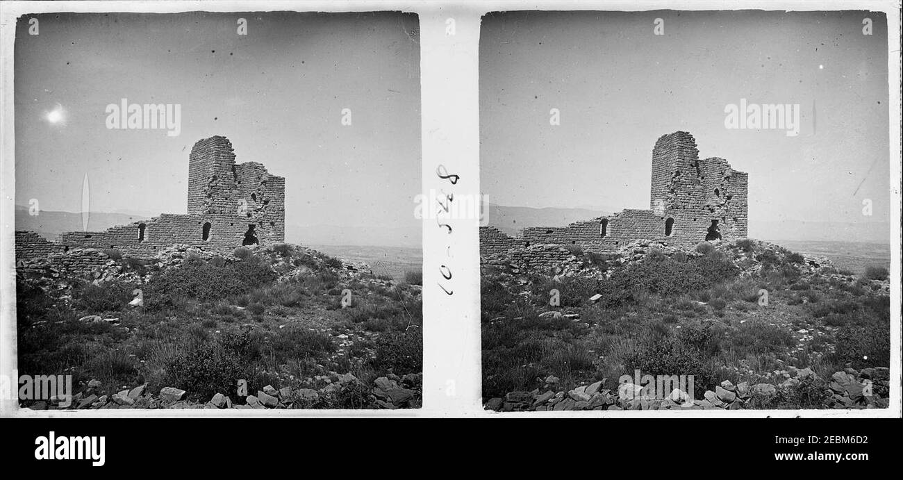 Nova vista del castell de Llordà Stock Photo - Alamy