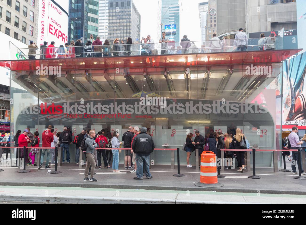Tkts times square ticket booth hi-res stock photography and images - Alamy
