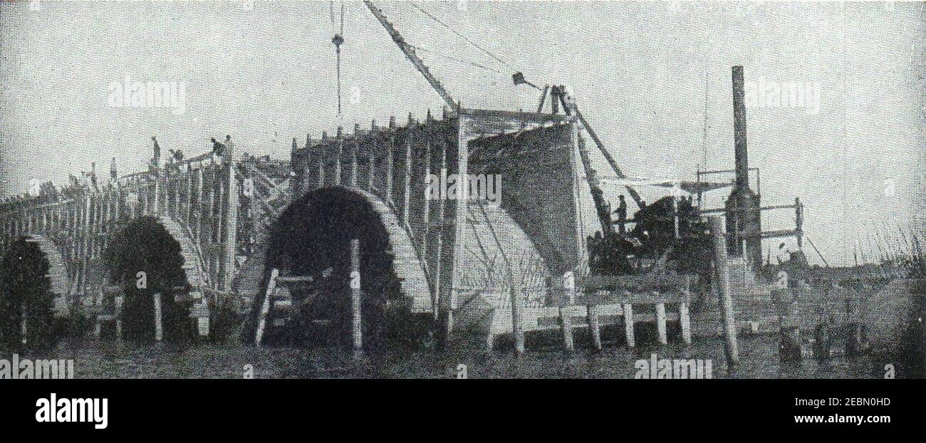 NSRW Florida Keys Railroad - building arch Stock Photo - Alamy