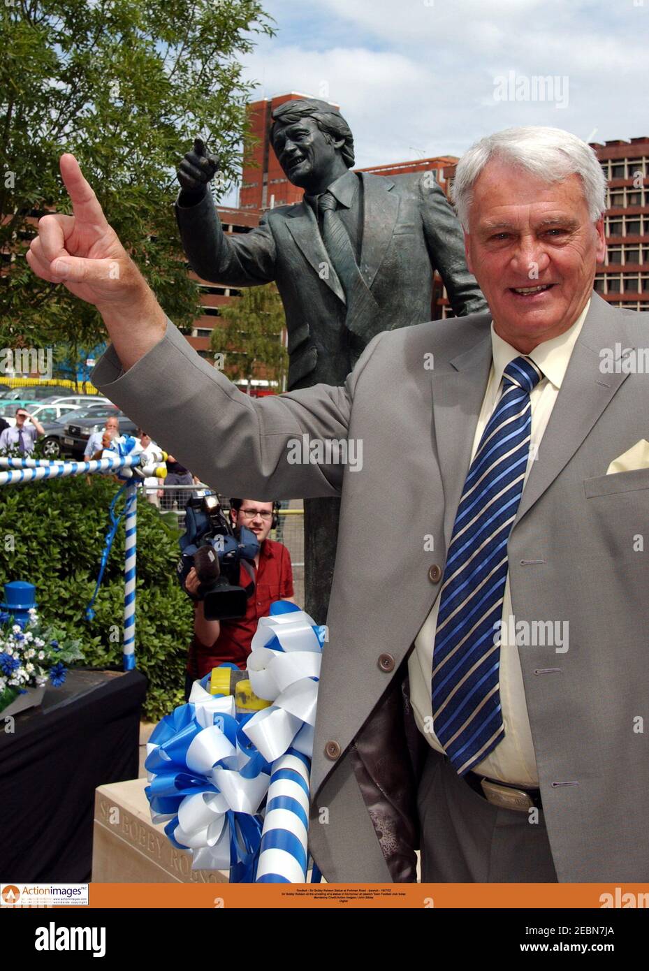 In honour sir bobby robson hi-res stock photography and images - Alamy