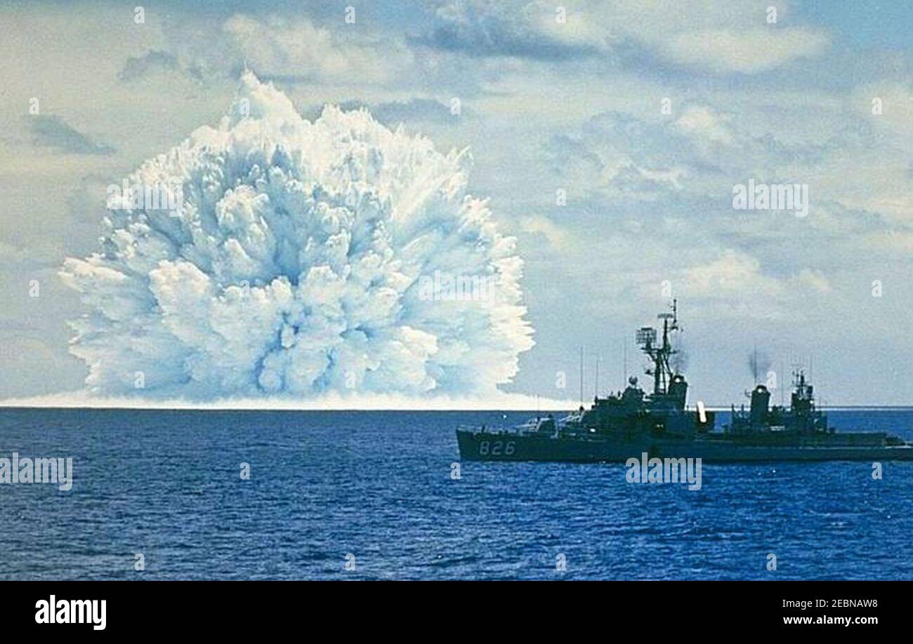 Depth charge explodes hi-res stock photography and images - Alamy