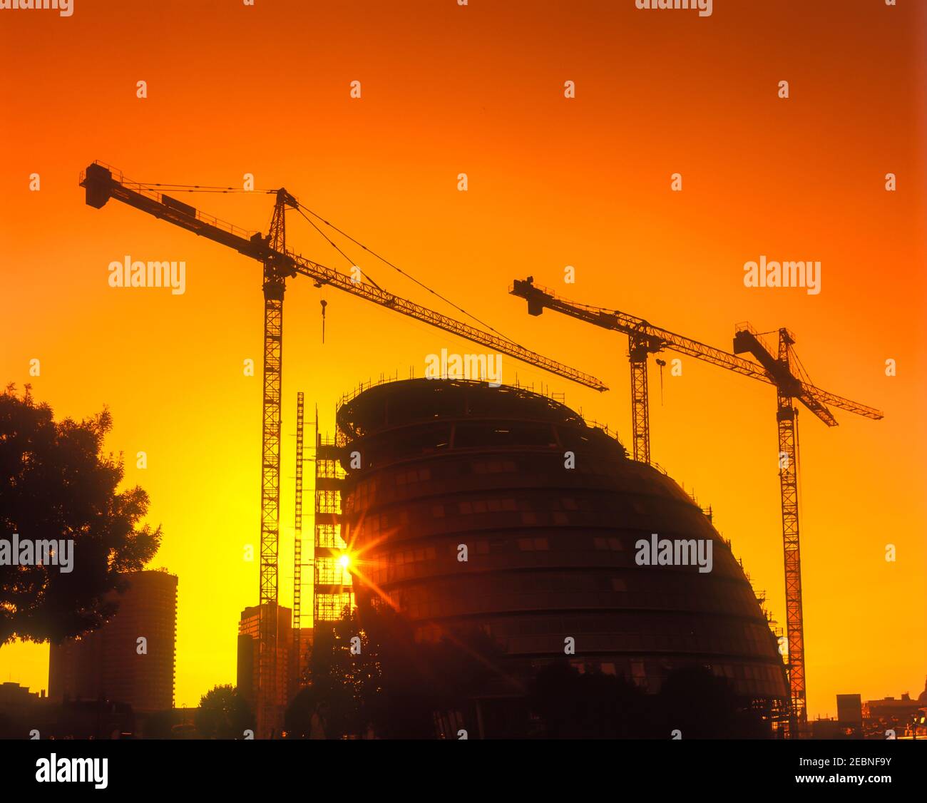 2001 HISTORICAL TALL CRANES LONDON CITY HALL BUILDING URBAN COMMERCIAL ...