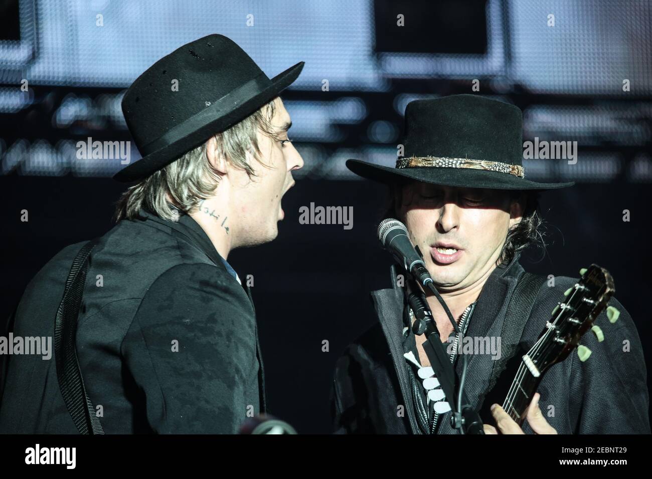 Pete Doherty and Carl Barat of The Libertines closing the 2015 Reading ...