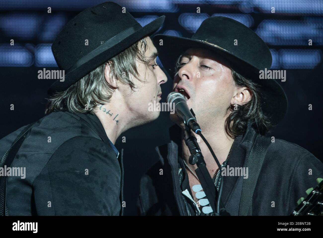 Pete Doherty and Carl Barat of The Libertines closing the 2015 Reading ...
