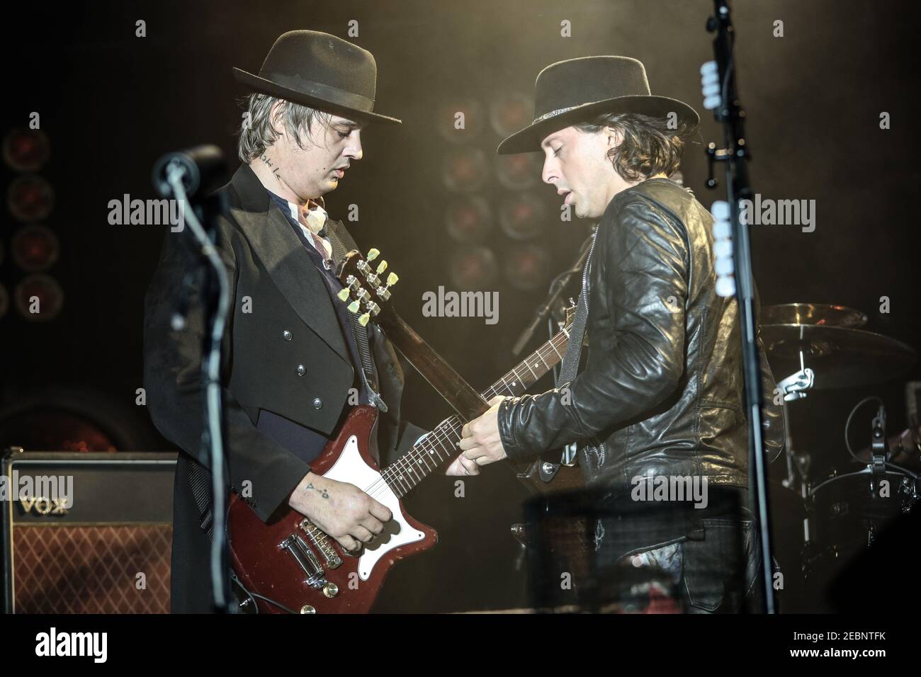 Pete Doherty and Carl Barat of The Libertines closing the 2015 Reading ...