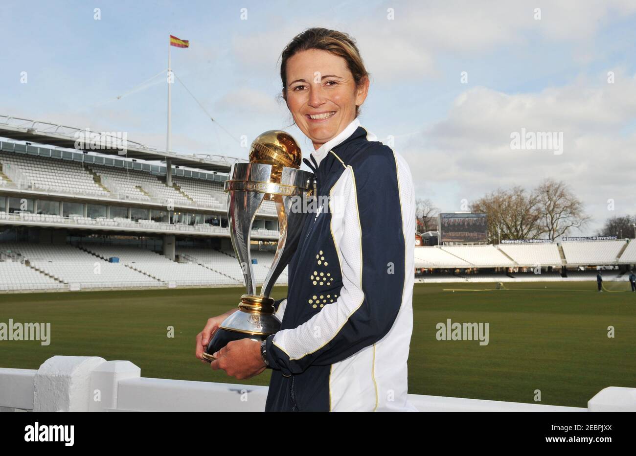 Captain of the england womens cricket team hi-res stock photography and ...