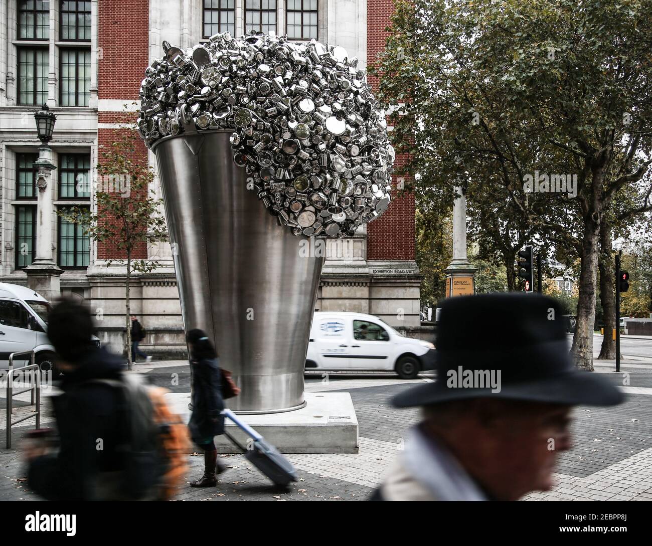 Soak pots hi-res stock photography and images - Alamy