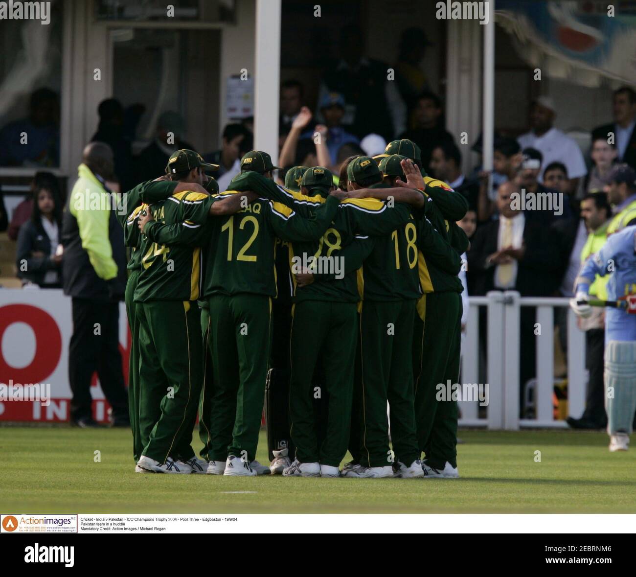 Cricket team india huddle hi-res stock photography and images - Alamy