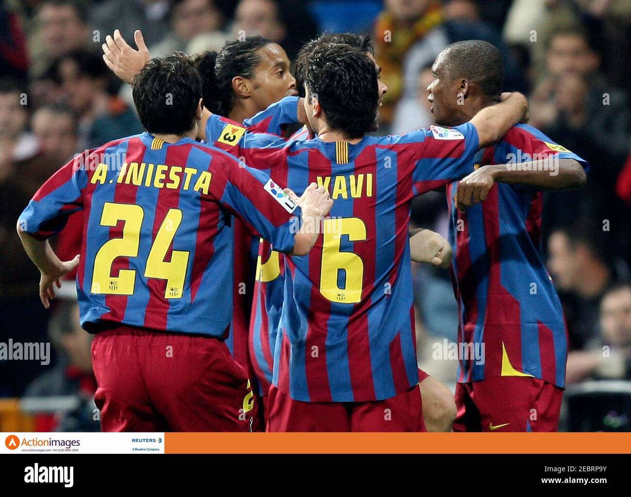 Barcelona ronaldinho real madrid goal hi-res stock photography and ...