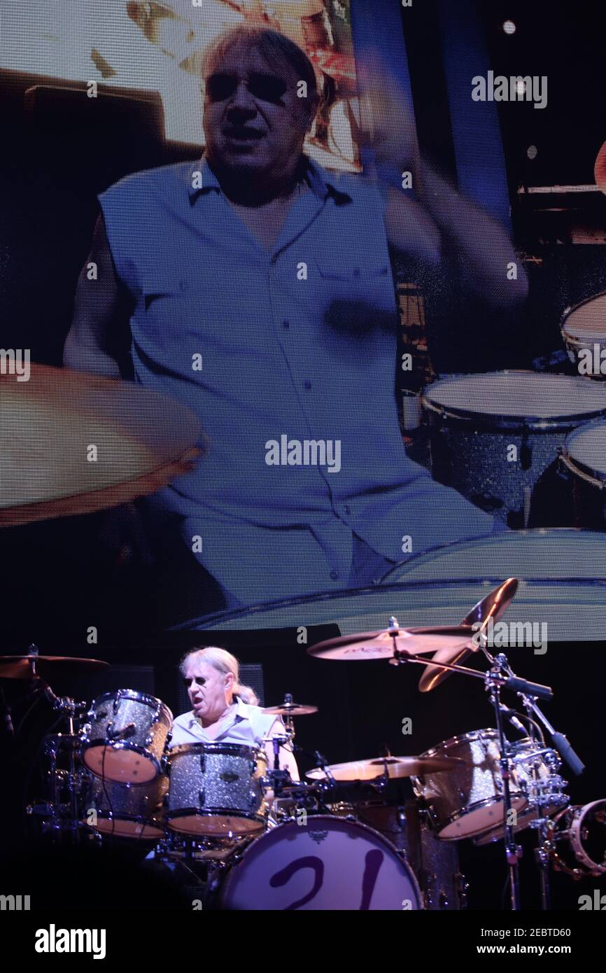 Drummer ian paice hi-res stock photography and images - Alamy