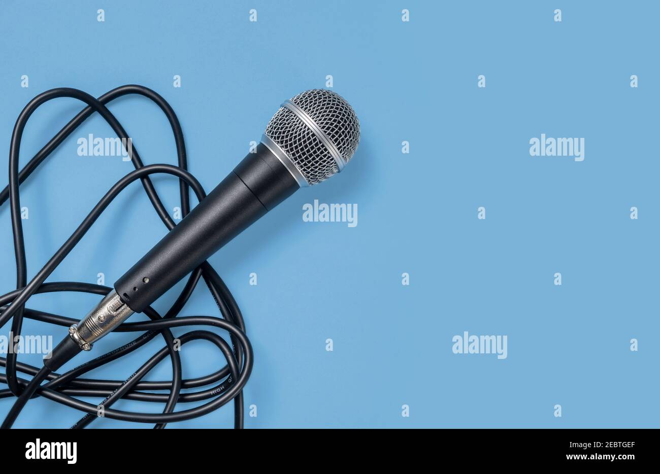 Studio shot microphone hi-res stock photography and images - Alamy