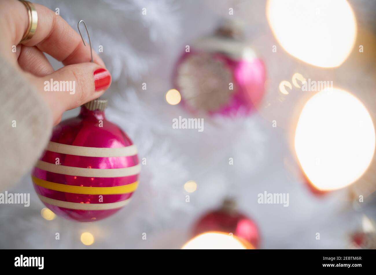 Hand decorating hi-res stock photography and images - Alamy
