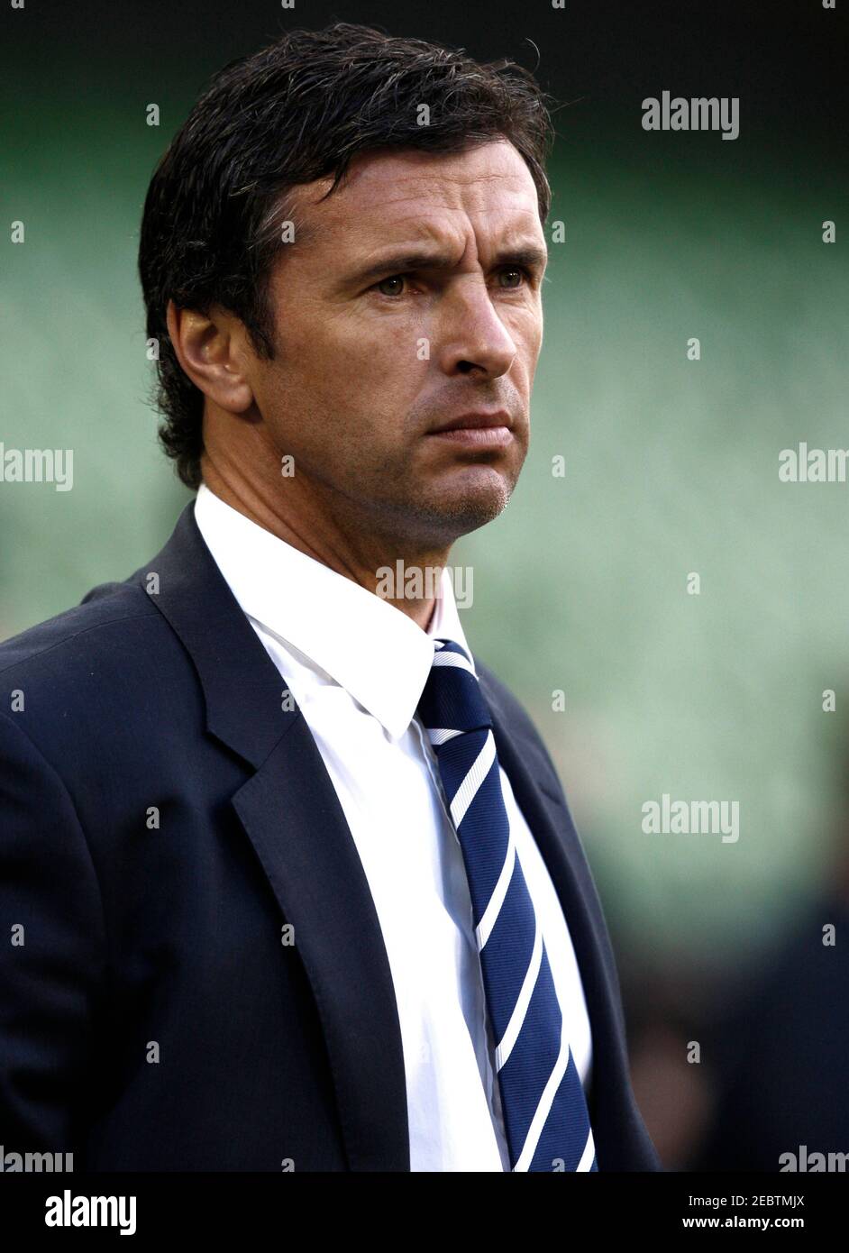 Gary speed wales manager hi-res stock photography and images - Alamy