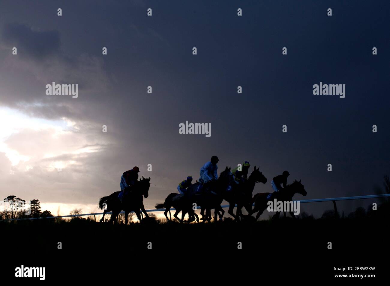 Fontwell Racecourse General View High Resolution Stock Photography and ...