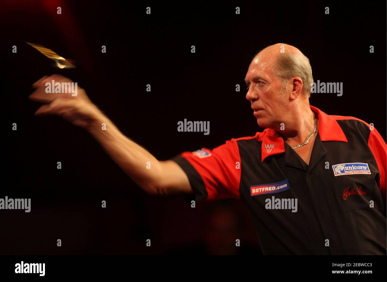 John lowe darts hi-res stock photography and images - Alamy