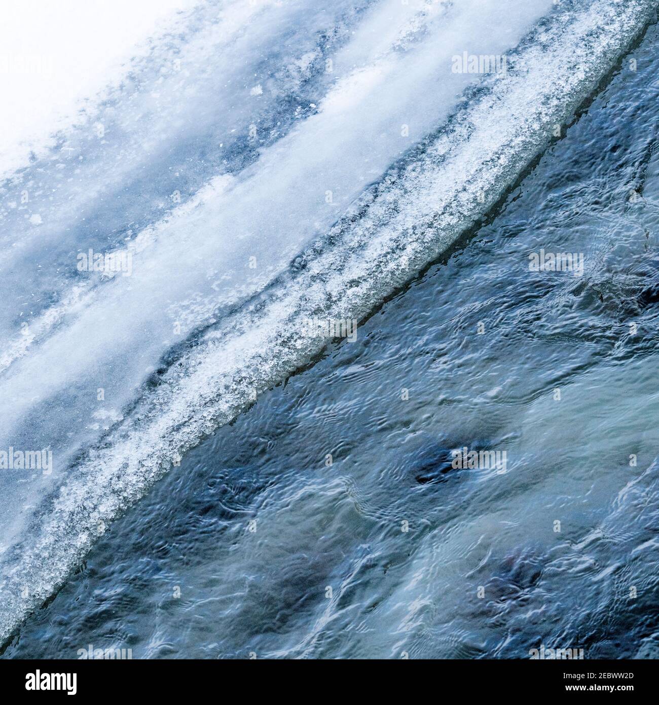 Ice at river hi-res stock photography and images - Alamy
