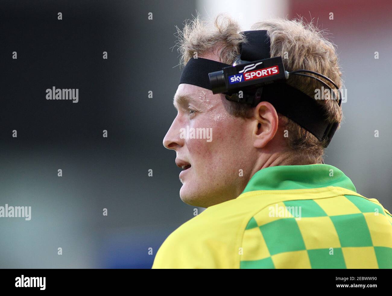 Referee robert hicks hi-res stock photography and images - Alamy