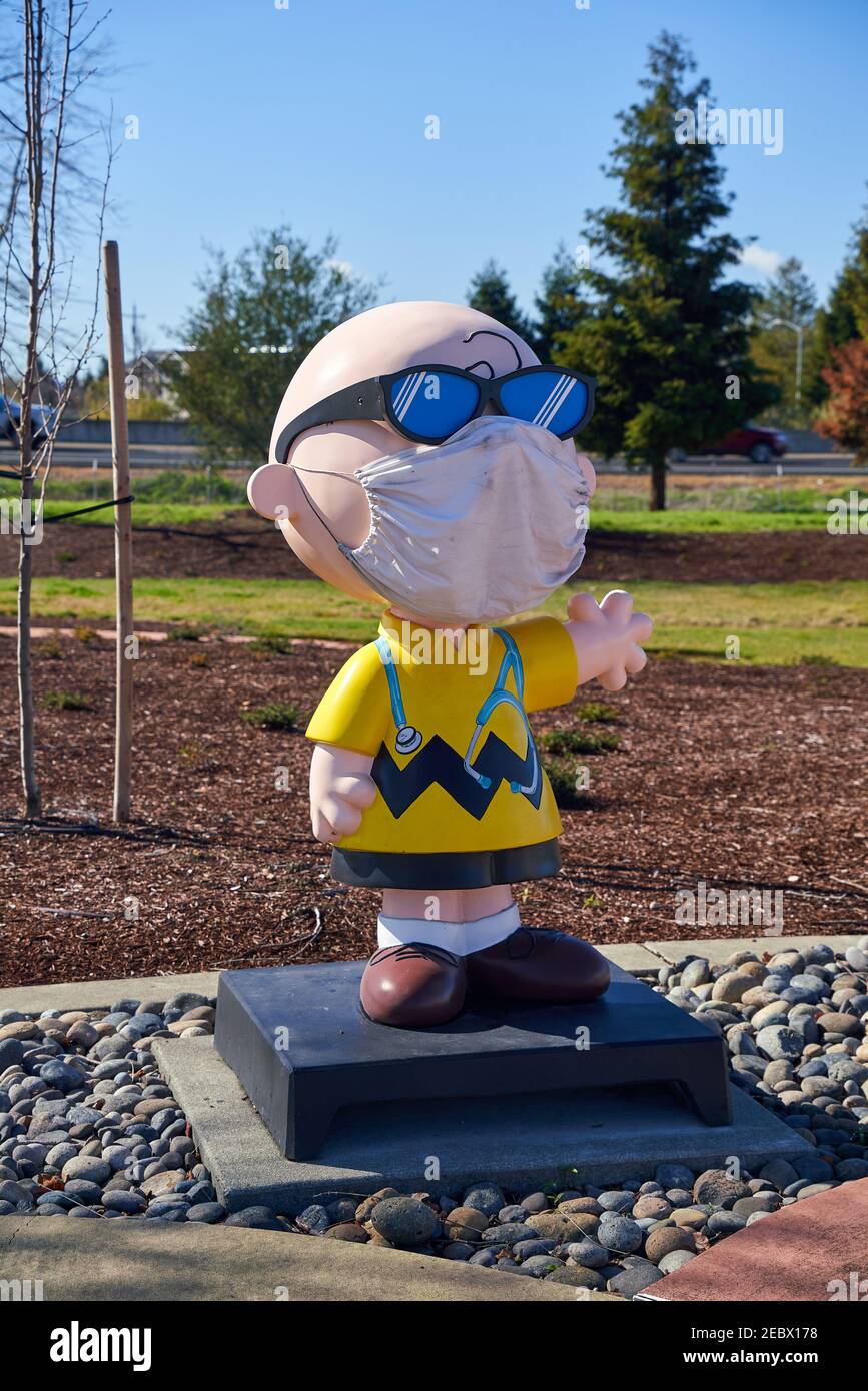 Charlie Brown statue with a face mask outside Kaiser Permanente in ...