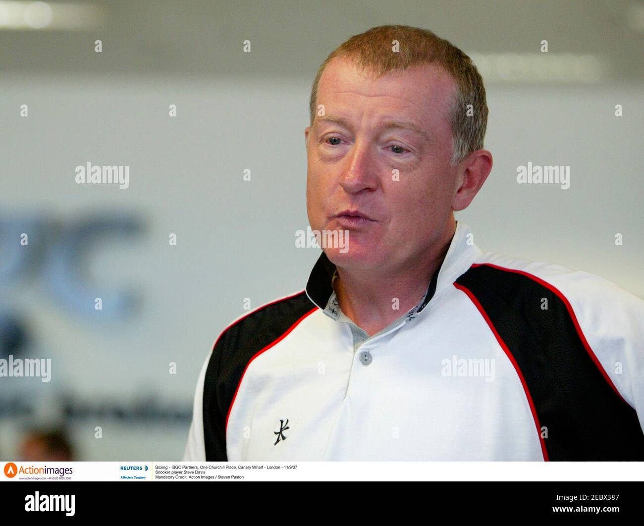 Snooker player steve davis hi-res stock photography and images - Alamy