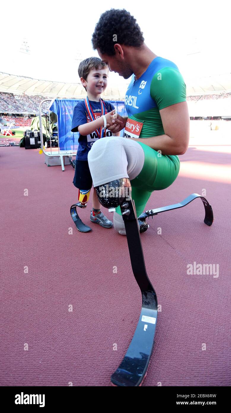 T43 44 race hi-res stock photography and images - Alamy