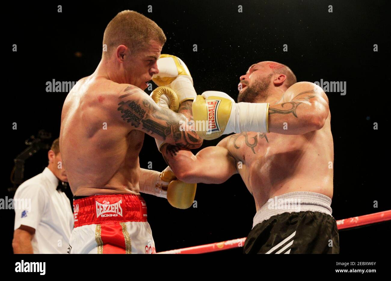 Light heavyweight boxing johnson hi-res stock photography and images ...