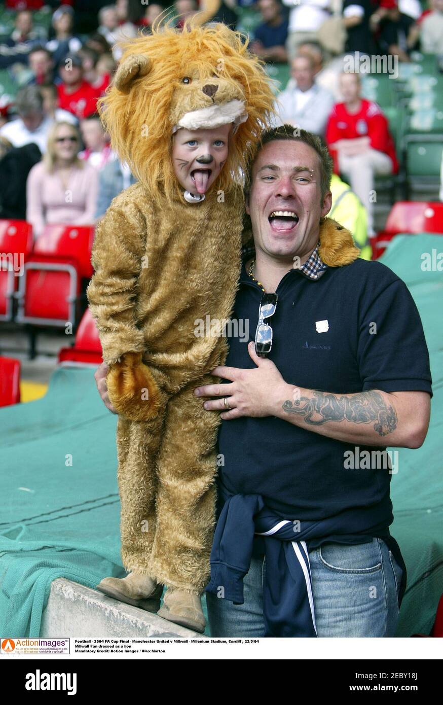 Millwall lion hi-res stock photography and images - Alamy