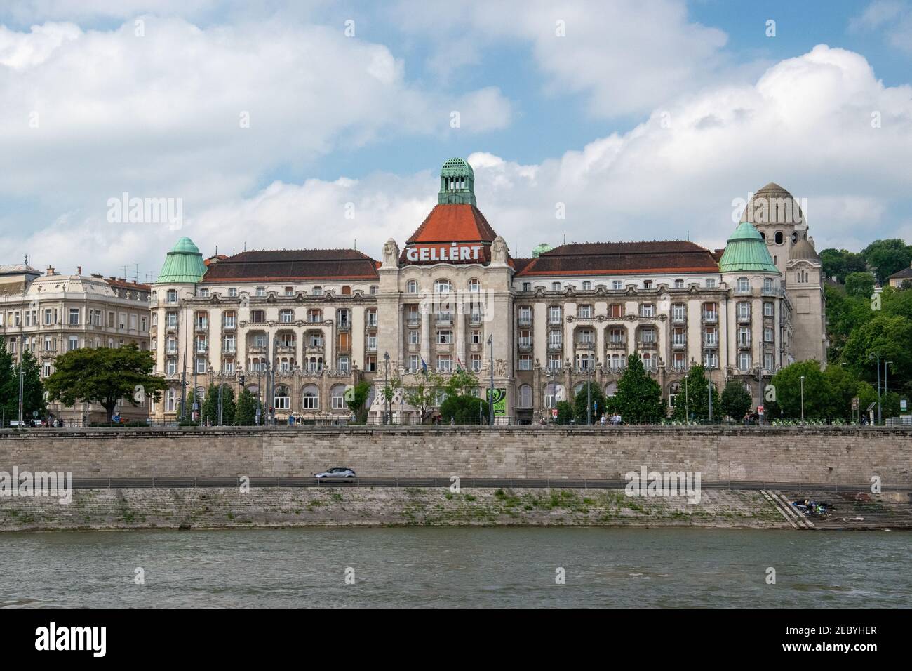 The Hotel Gellert which houses the Gellert Thermal Baths and Swimming ...