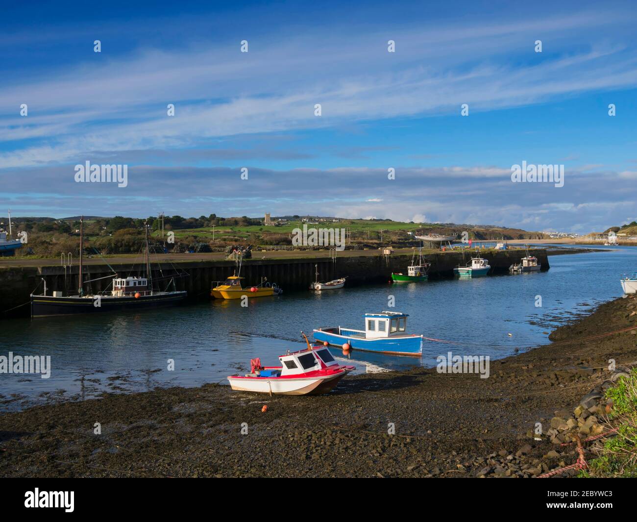 Hayle harbor hi-res stock photography and images - Alamy