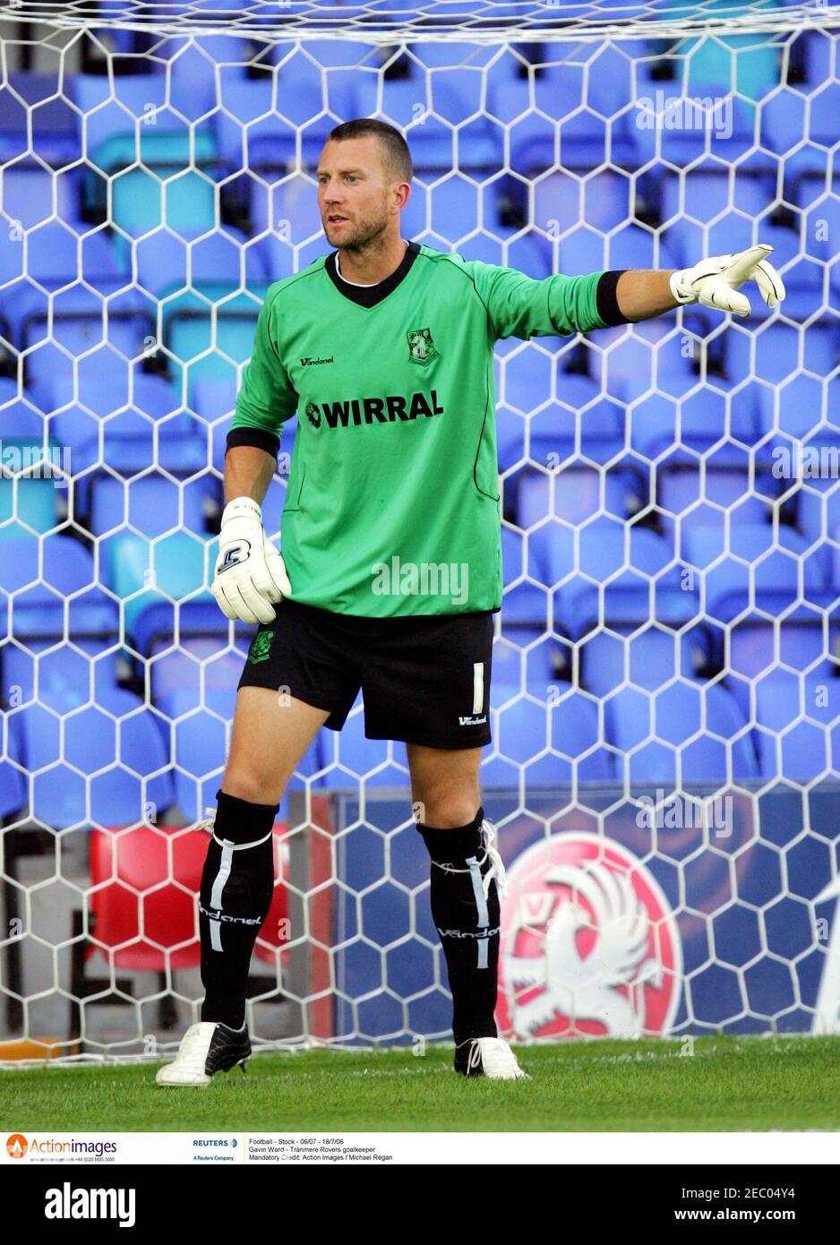 Gavin ward goalkeeper hi-res stock photography and images - Alamy
