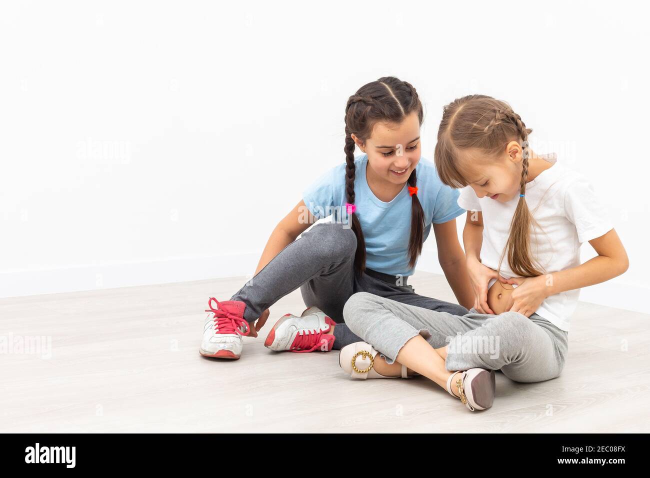 Expression identical looking people hi-res stock photography and images ...