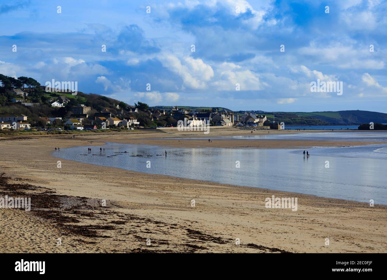 Mounts bay hi-res stock photography and images - Alamy
