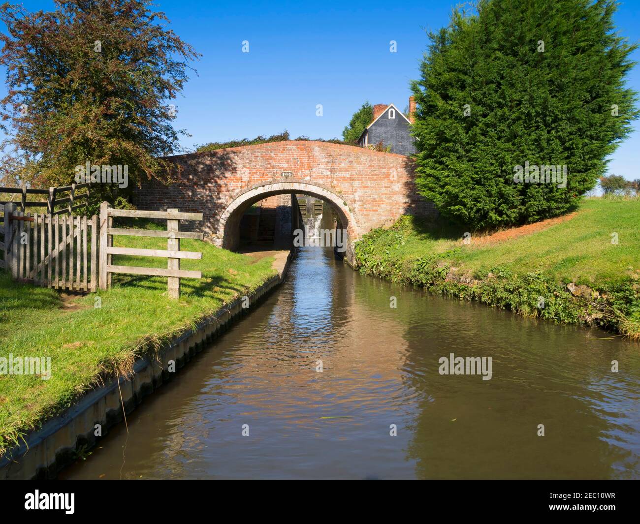 Bridge 194 and Somerton Deep Lock on the Oxford Union Canal above ...