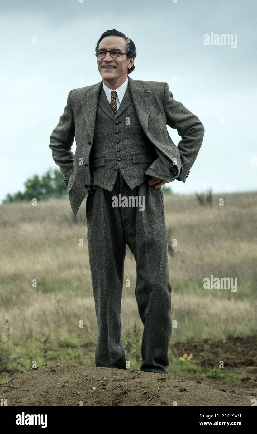 BEN CHAPLIN in THE DIG (2021), directed by SIMON STONE. Credit: NETFLIX ...