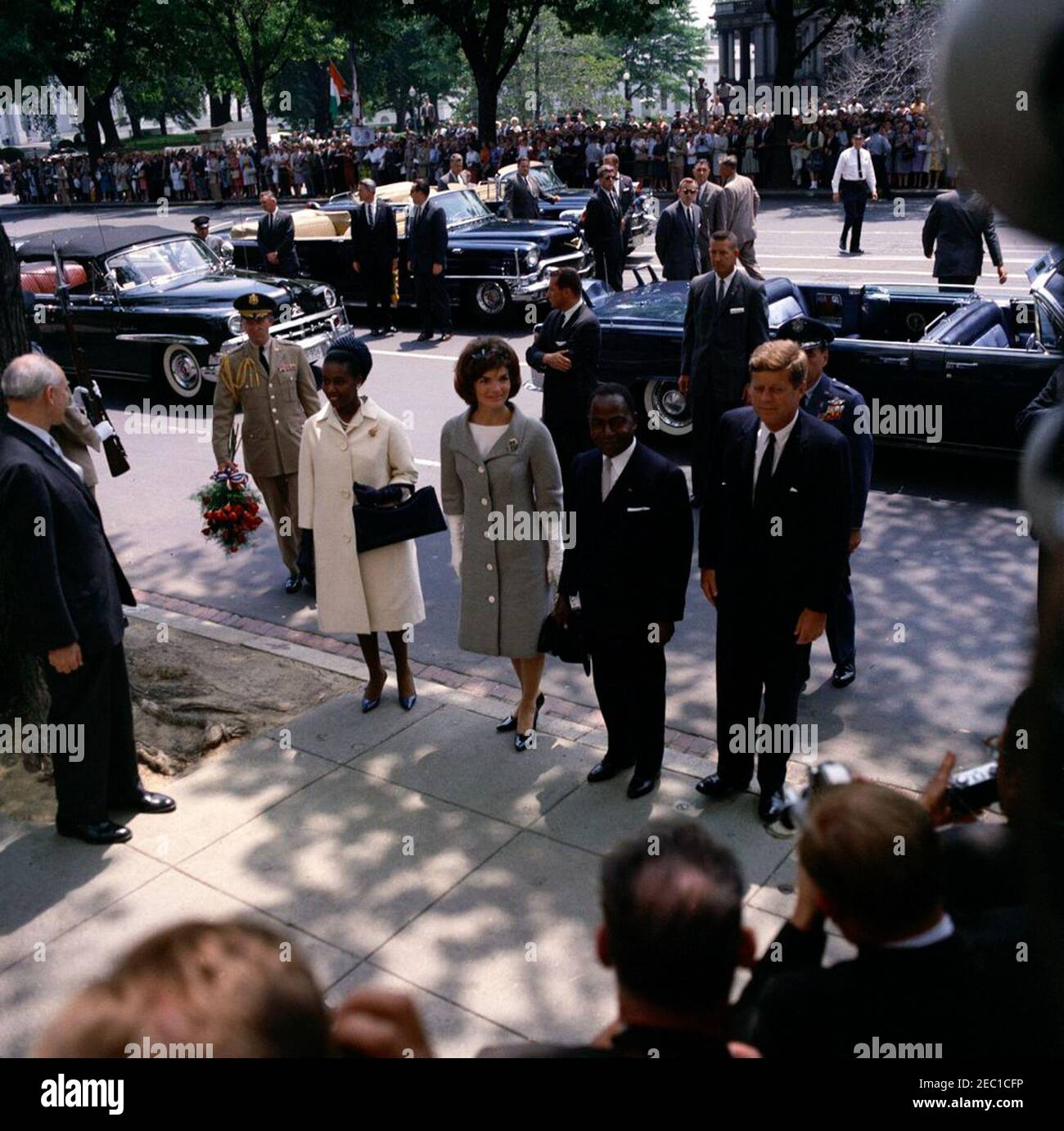 John jacqueline kennedy convertible hi-res stock photography and images ...