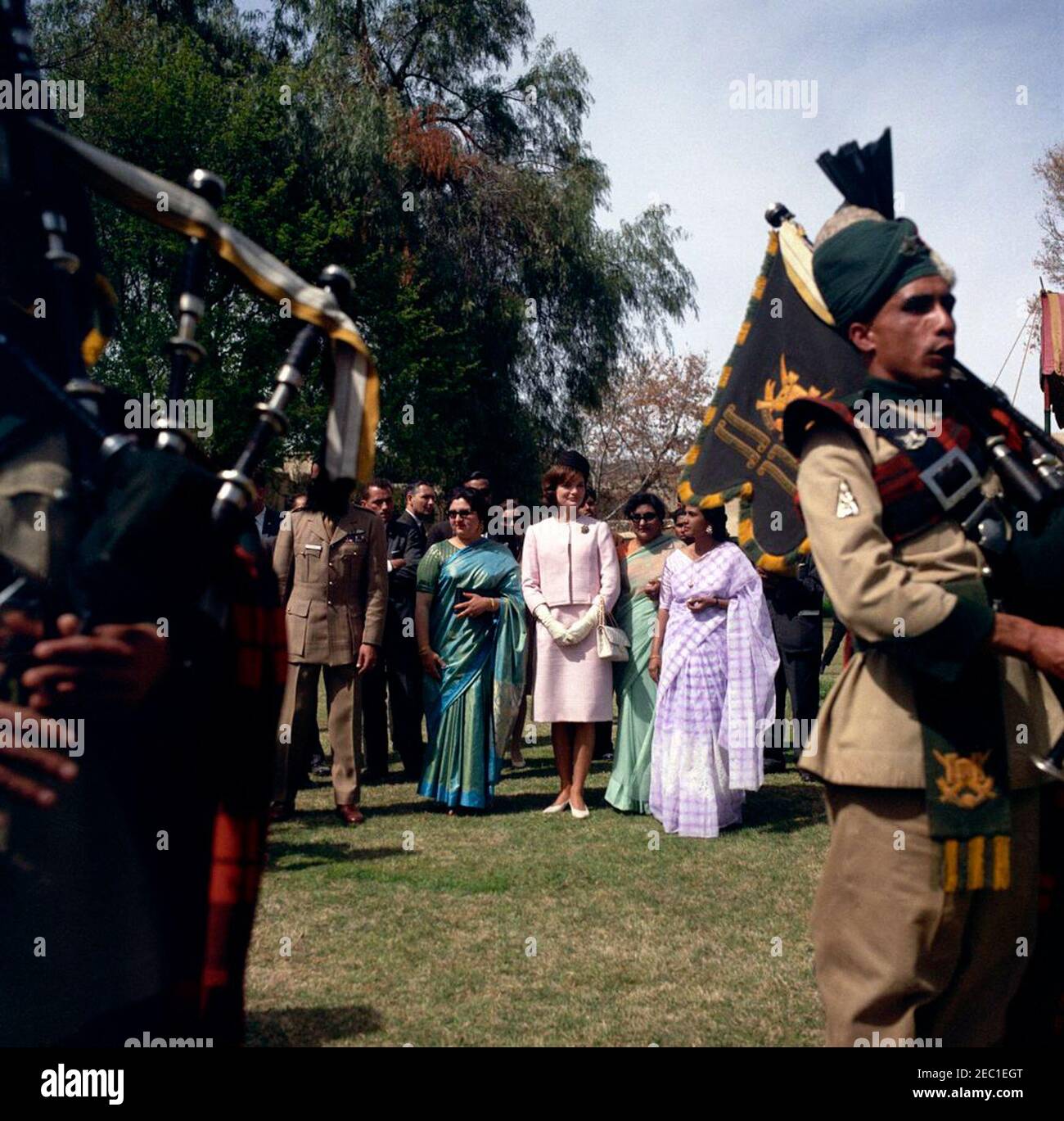 First Lady Jacqueline Kennedyu2019s (JBK) trip to India and Pakistan ...