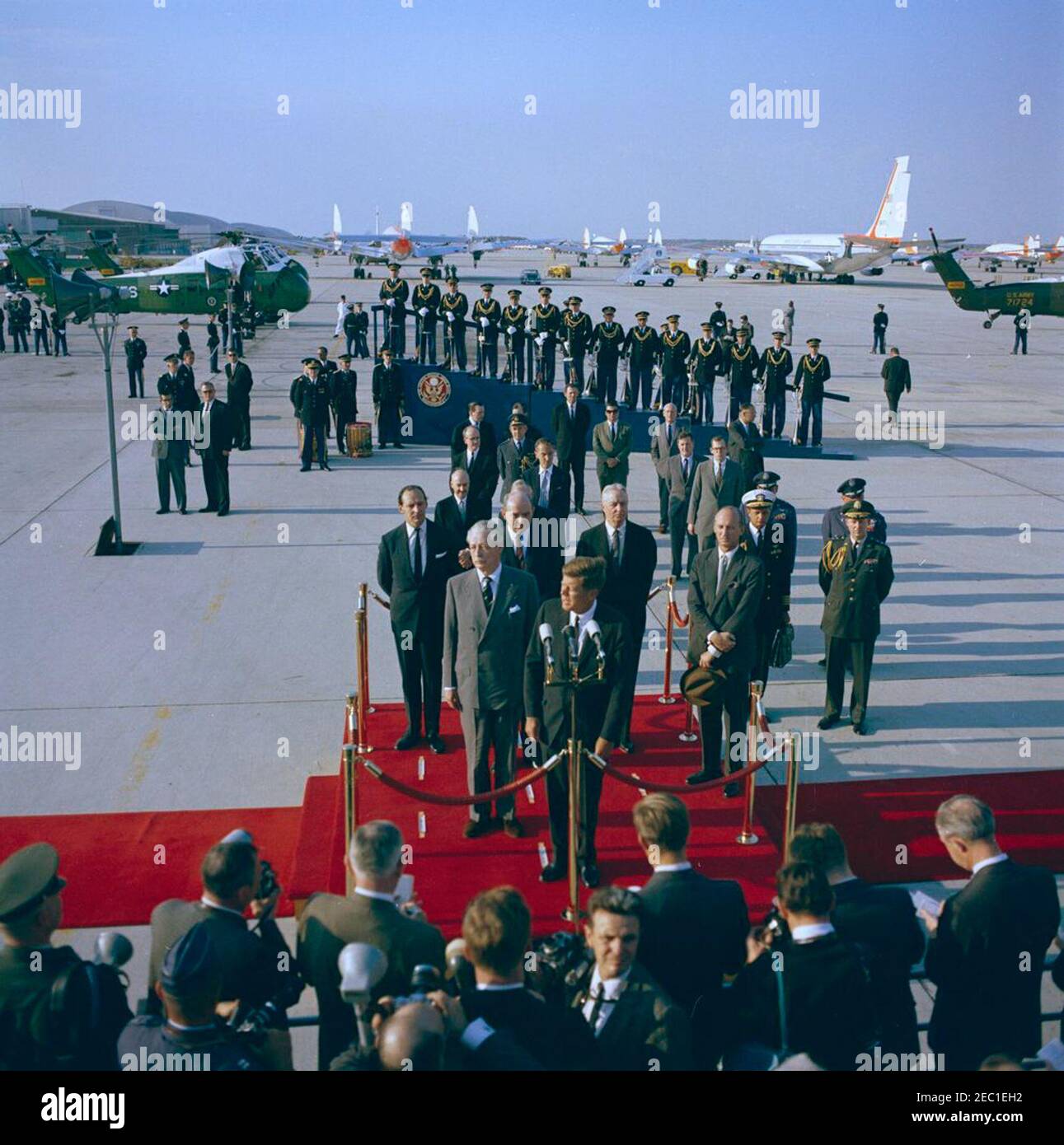Arrival ceremonies for Harold Macmillan, Prime Minister of Great ...