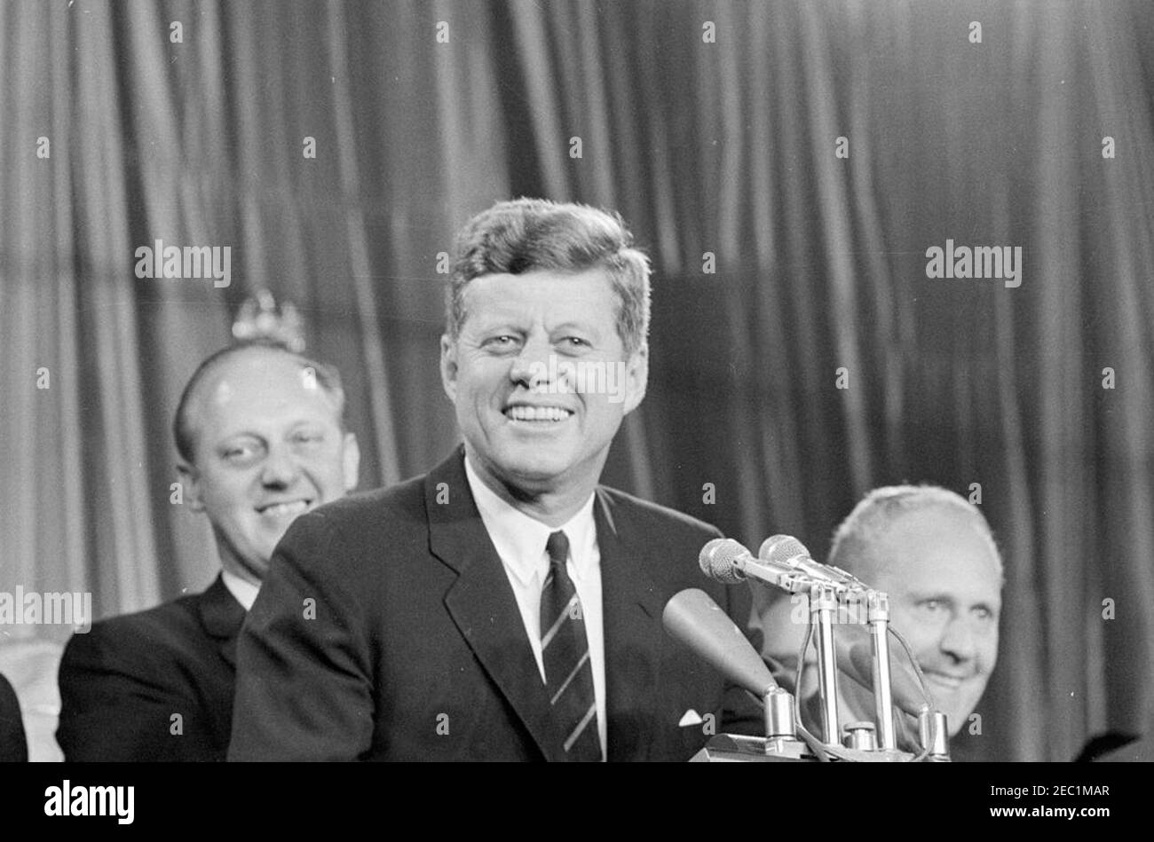 Arie crown theater hi-res stock photography and images - Alamy