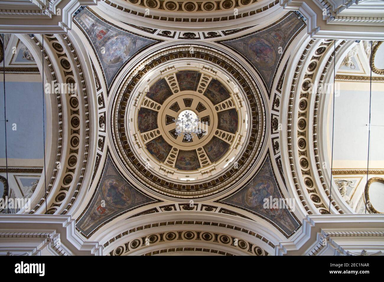The interior of a cathedral Stock Photo - Alamy