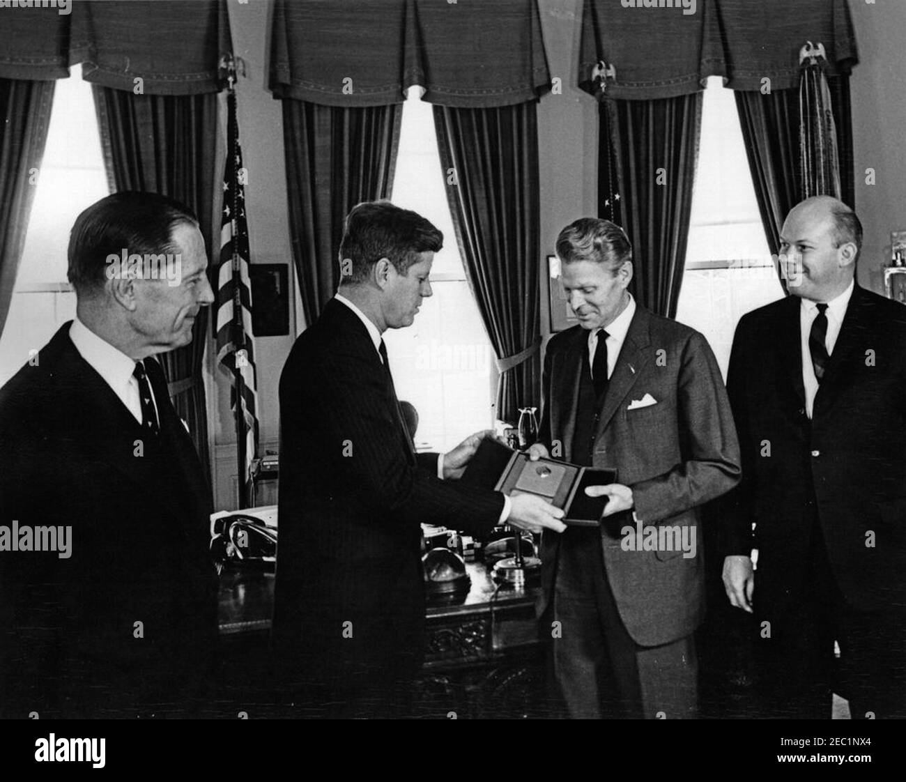 Presentation of the American Heart Associationu0027s u0022Heart of the ...