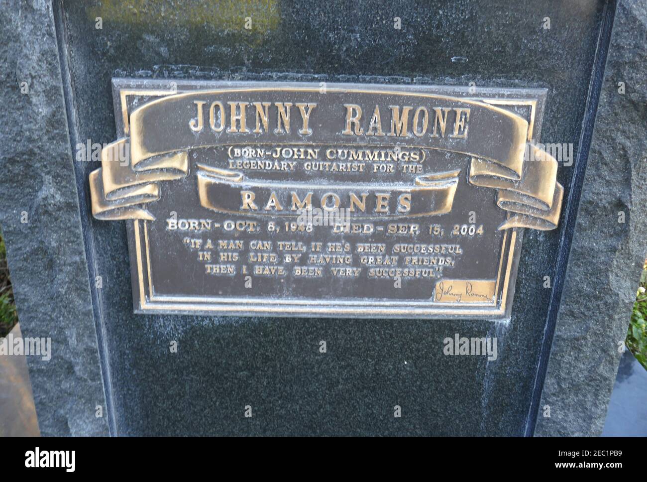 Johnny ramone grave hi-res stock photography and images - Alamy