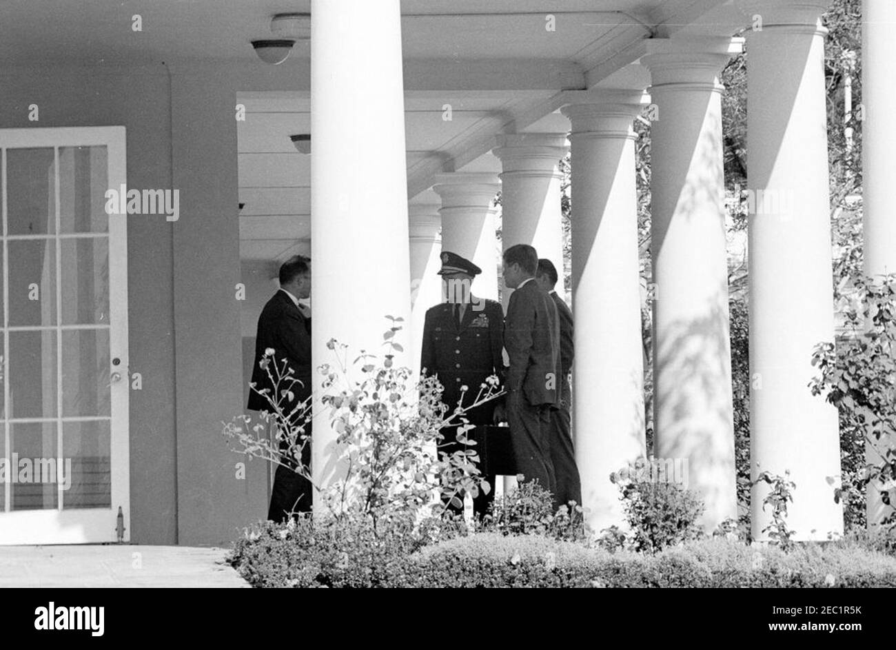 Profile of maxwell hi-res stock photography and images - Alamy