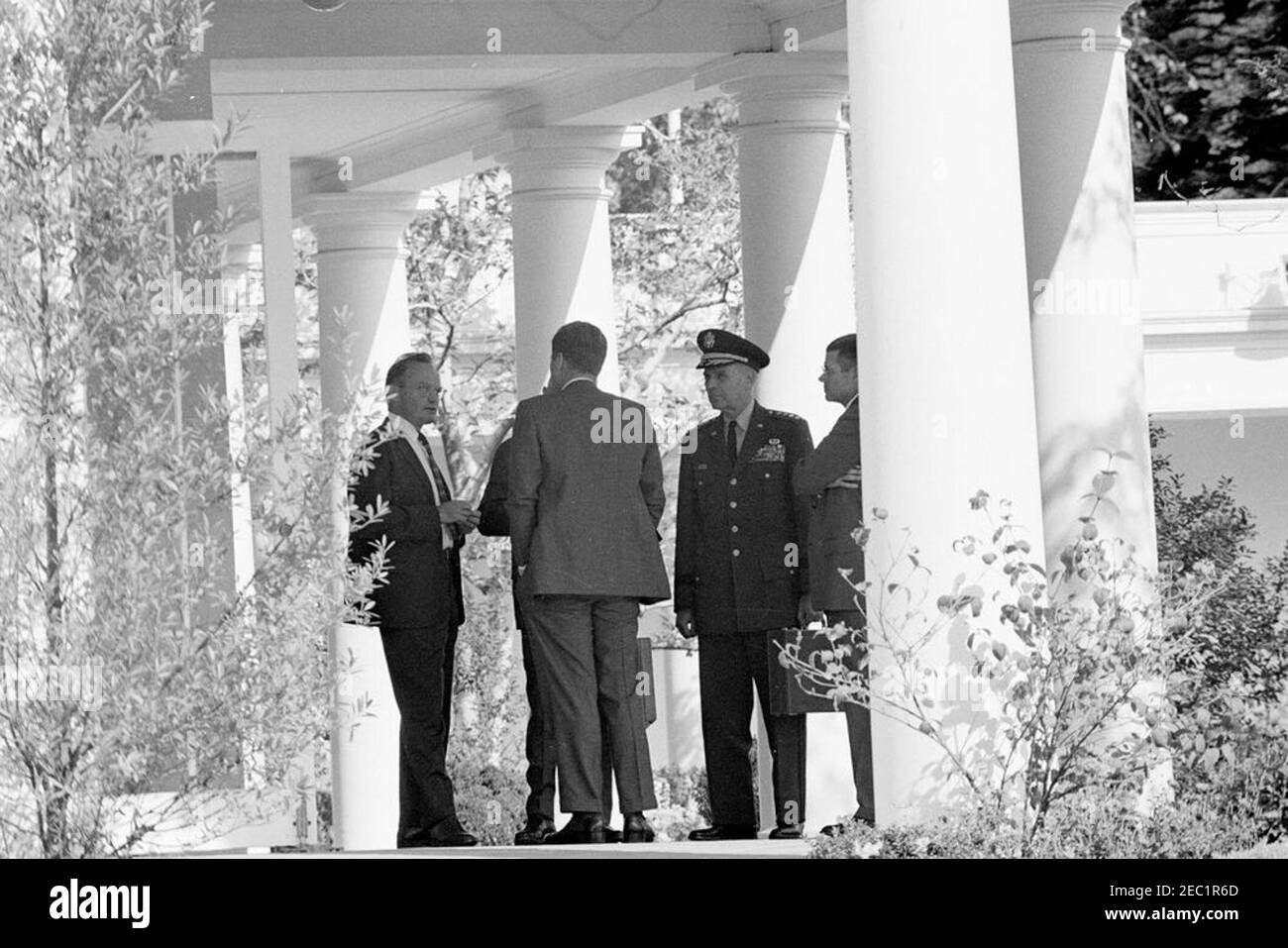 Oval office is in the west wing Black and White Stock Photos & Images ...