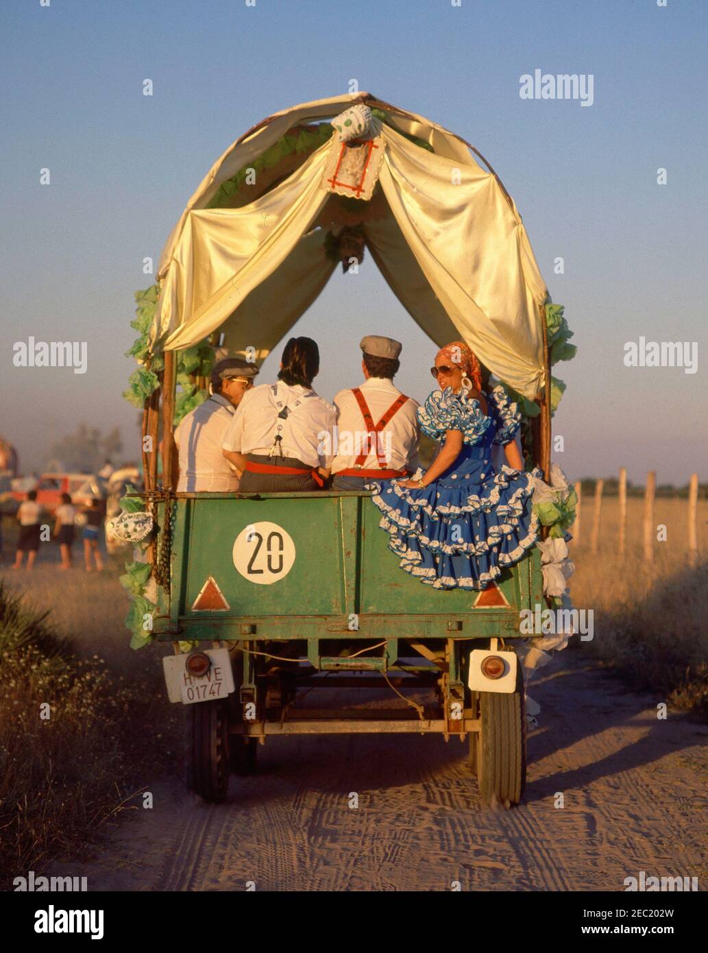 REMOLQUE CAMINO DEL ROCIO - FOTO 1978. Location: ROMERIA 1978. Rocio ...
