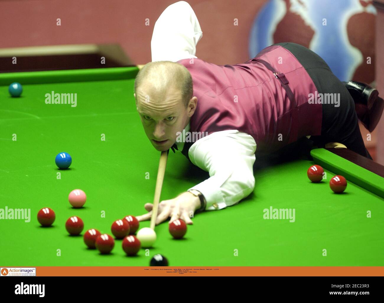 Peter ebdon 2004 hi-res stock photography and images - Alamy