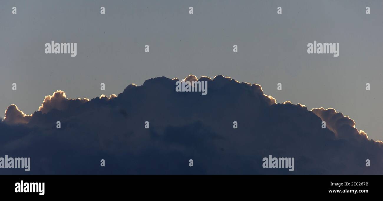 Grey cloud background hi-res stock photography and images - Alamy