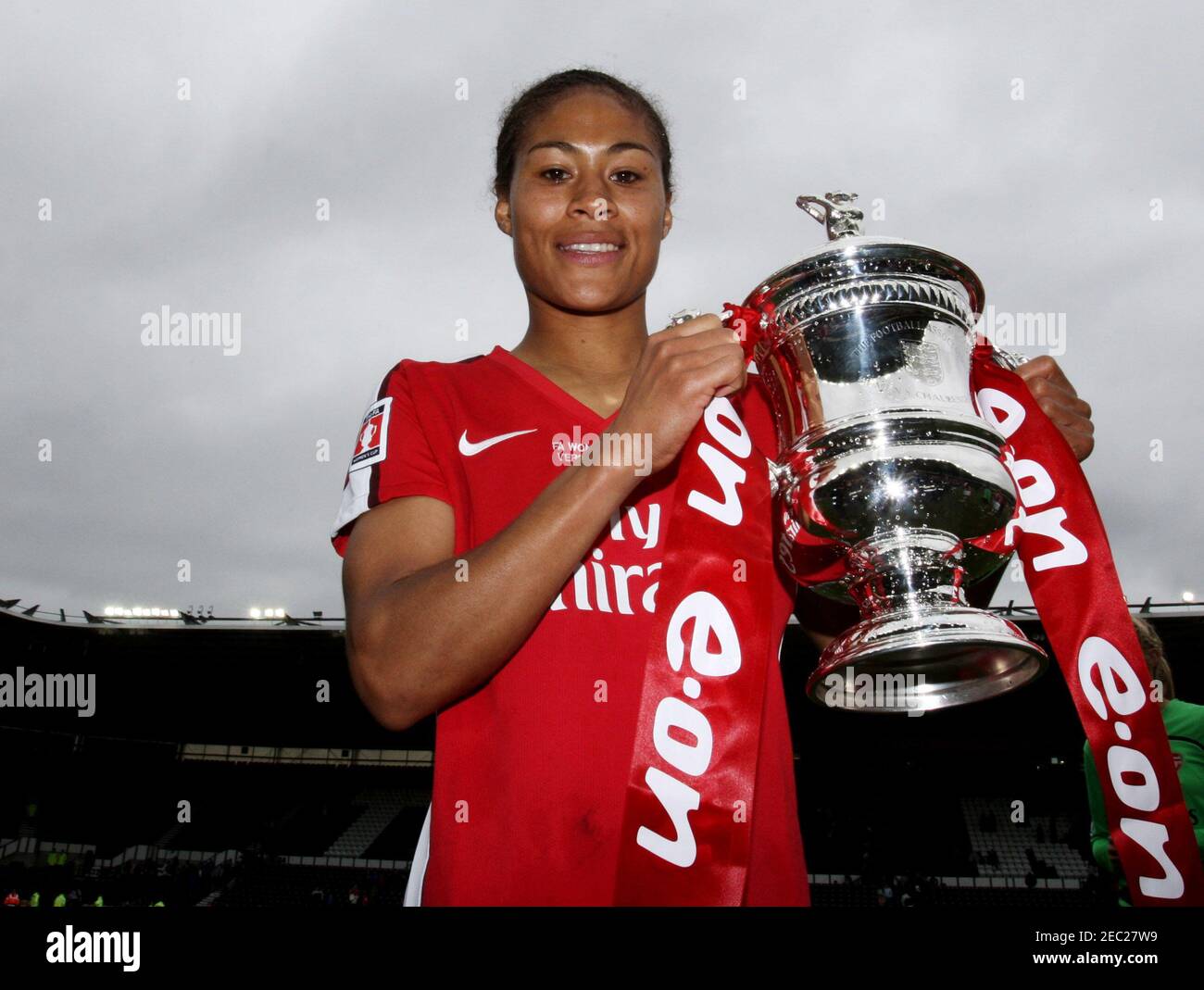 Rachel yankey arsenal celebrates hi-res stock photography and images ...