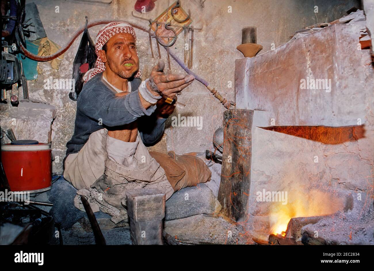 Traditional arabic blacksmith working hi-res stock photography and ...