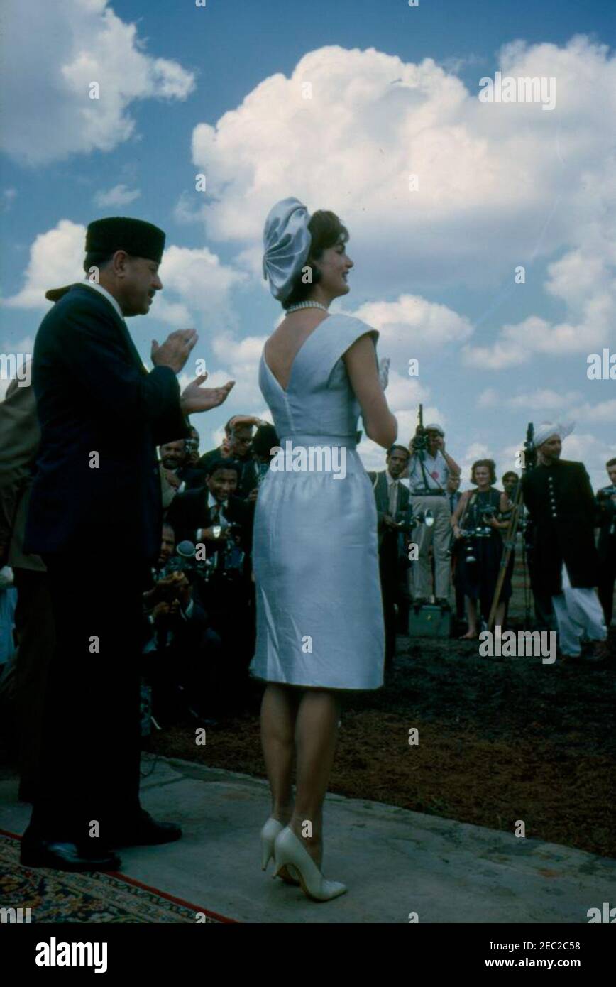 First Lady Jacqueline Kennedyu2019s (JBK) trip to India and Pakistan ...