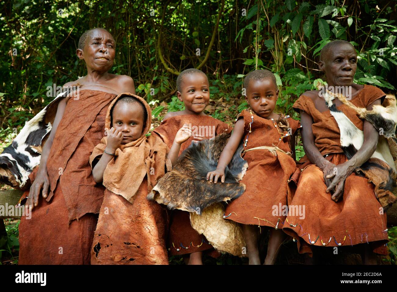 Batwa Pygmies, Bwindi Impenetrable National Park, Uganda, Africa Stock ...